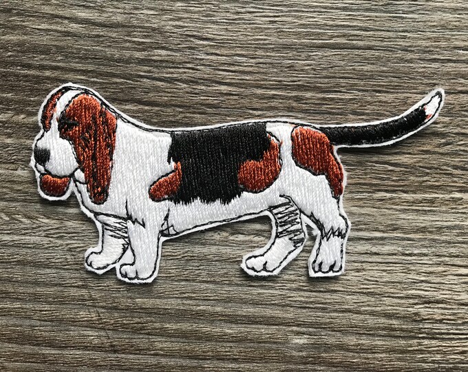 Basset Hound Dog Sitting Black Tan and White Embroidered Patch - Etsy