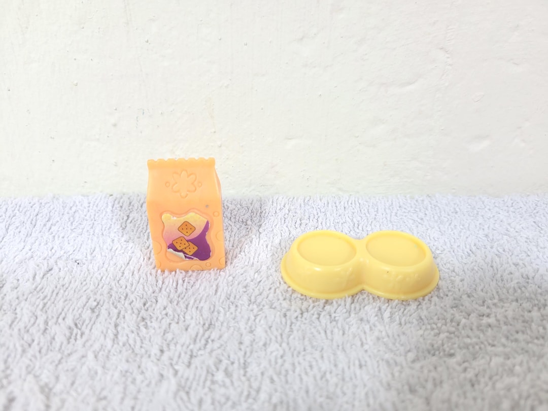 Littlest Pet Shop, LPS, Orange Kibble Pet Food Bag & Yellow Double Food ...
