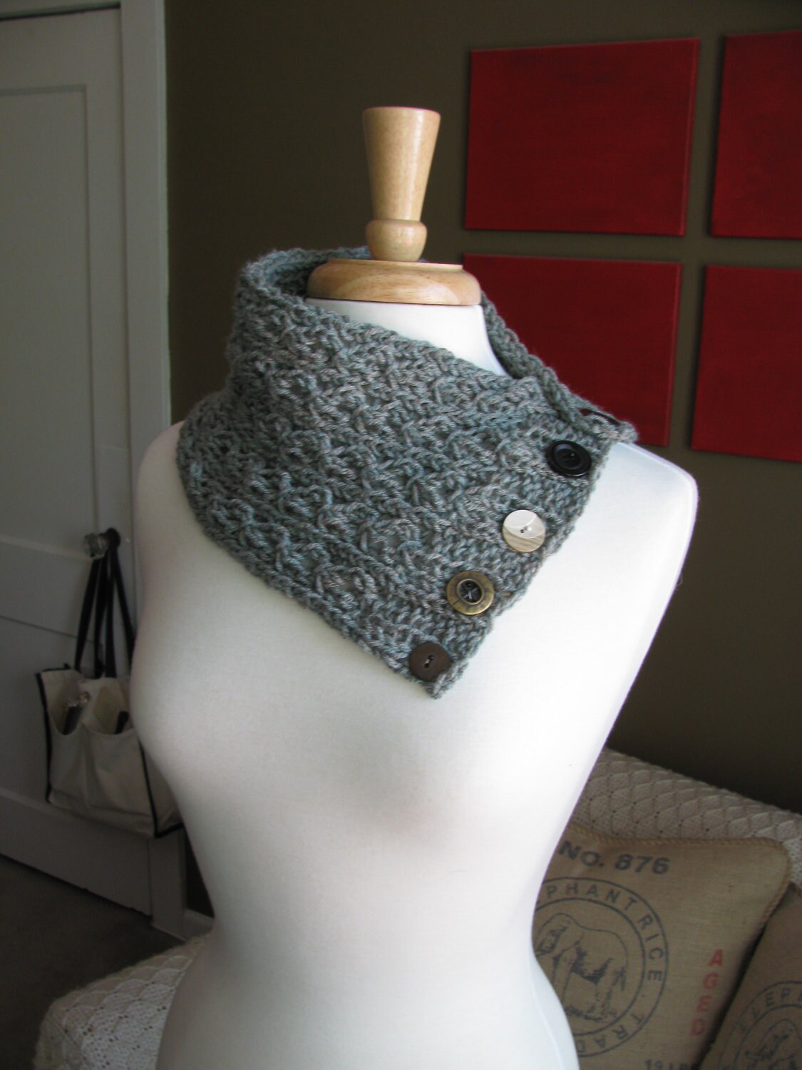 Eyelet Lace Buttoned Cowl Pattern--pdf - Etsy