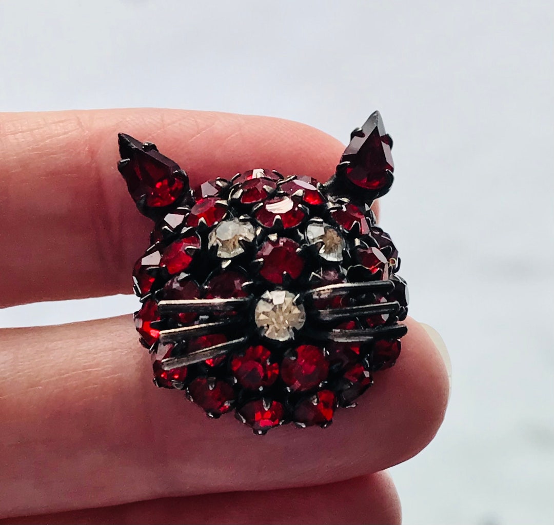 Vintage Warner Red Sparkling Kitty Cat Face Pin Brooch Kitsch Excellent ...