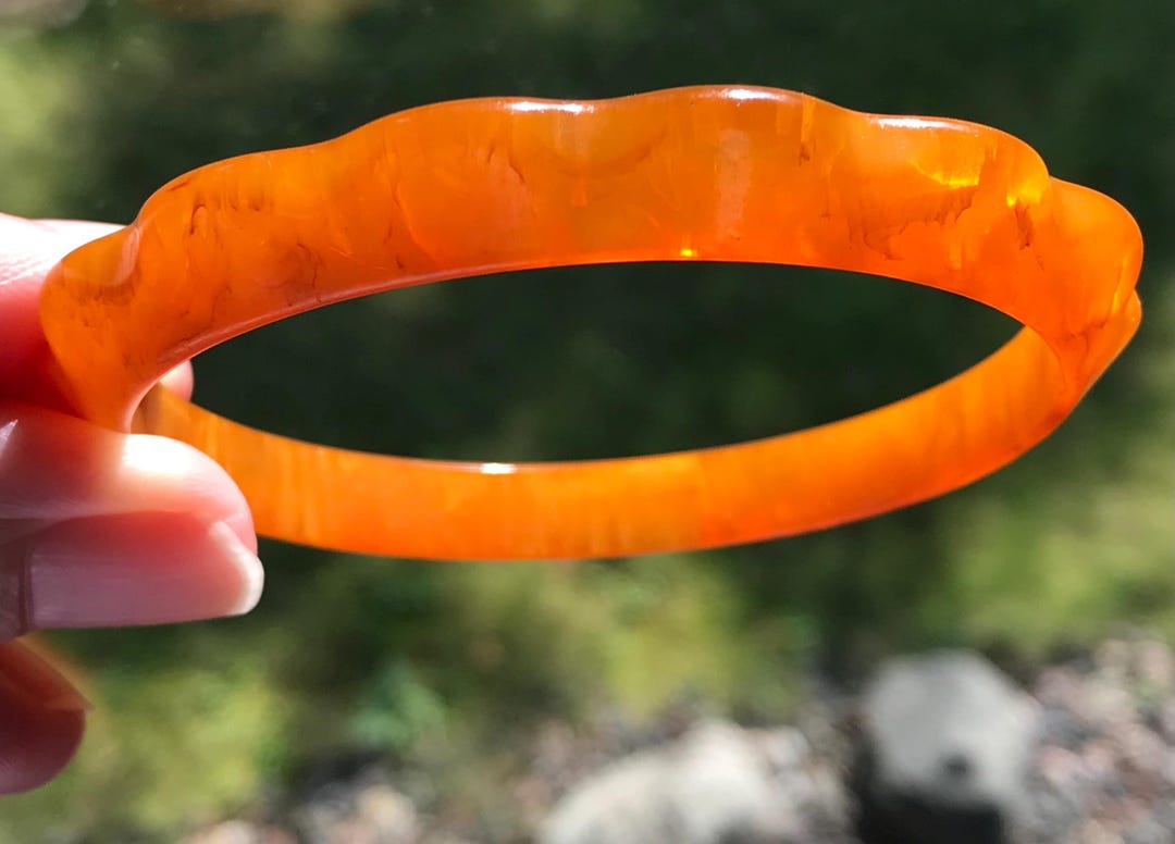 Vintage Bakelite Tested Juicy Orange Scalloped Daisy Thicker Carved ...