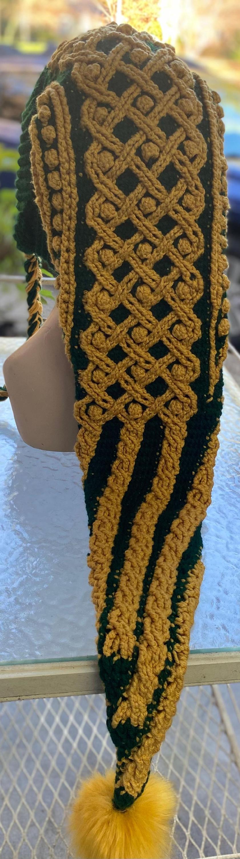 Fae Hood Celtic Cross, Liripipe Tail Stocking Hat, Acrylic Yarn, Green ...