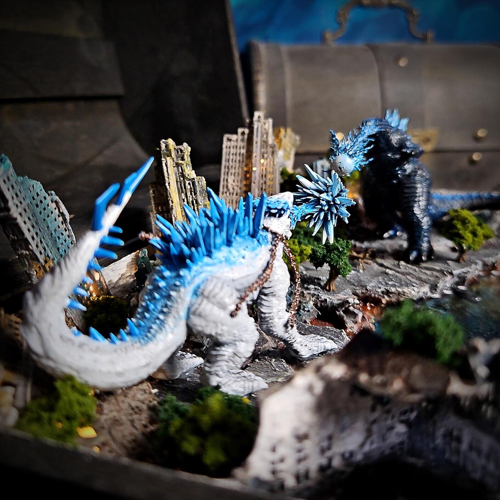 G/OD/ZI.LL.A Vs Shimo Monsters Battle Light Box, Epoxy Resin Art Lamp ...