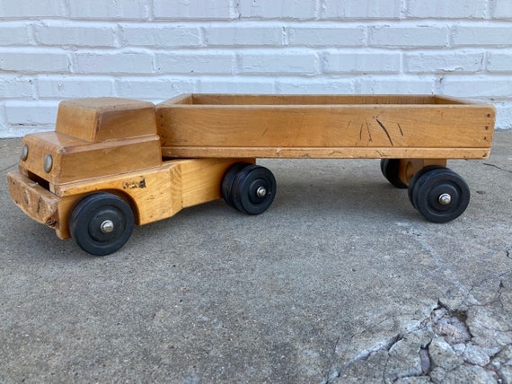 Vehicles Community Playthings Truck & Trailer Toys & Games Toys etna.com.pe