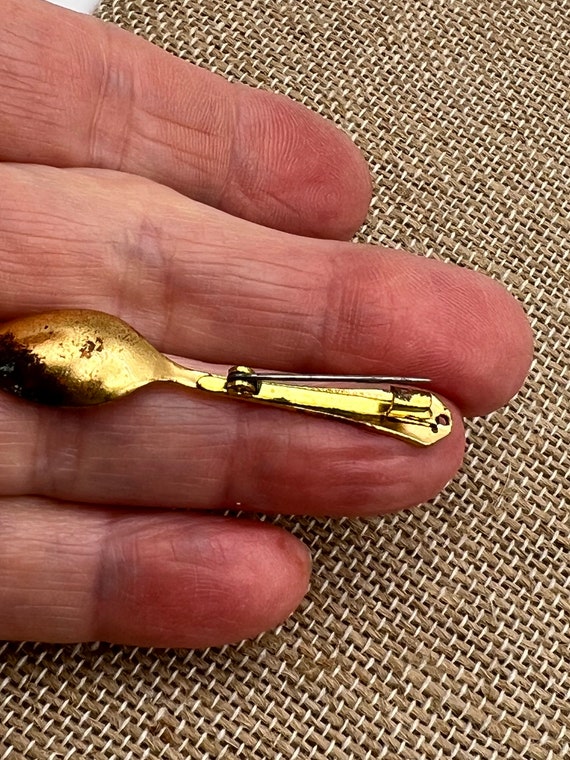 1939 Worlds Fair Spoon Pin Gem