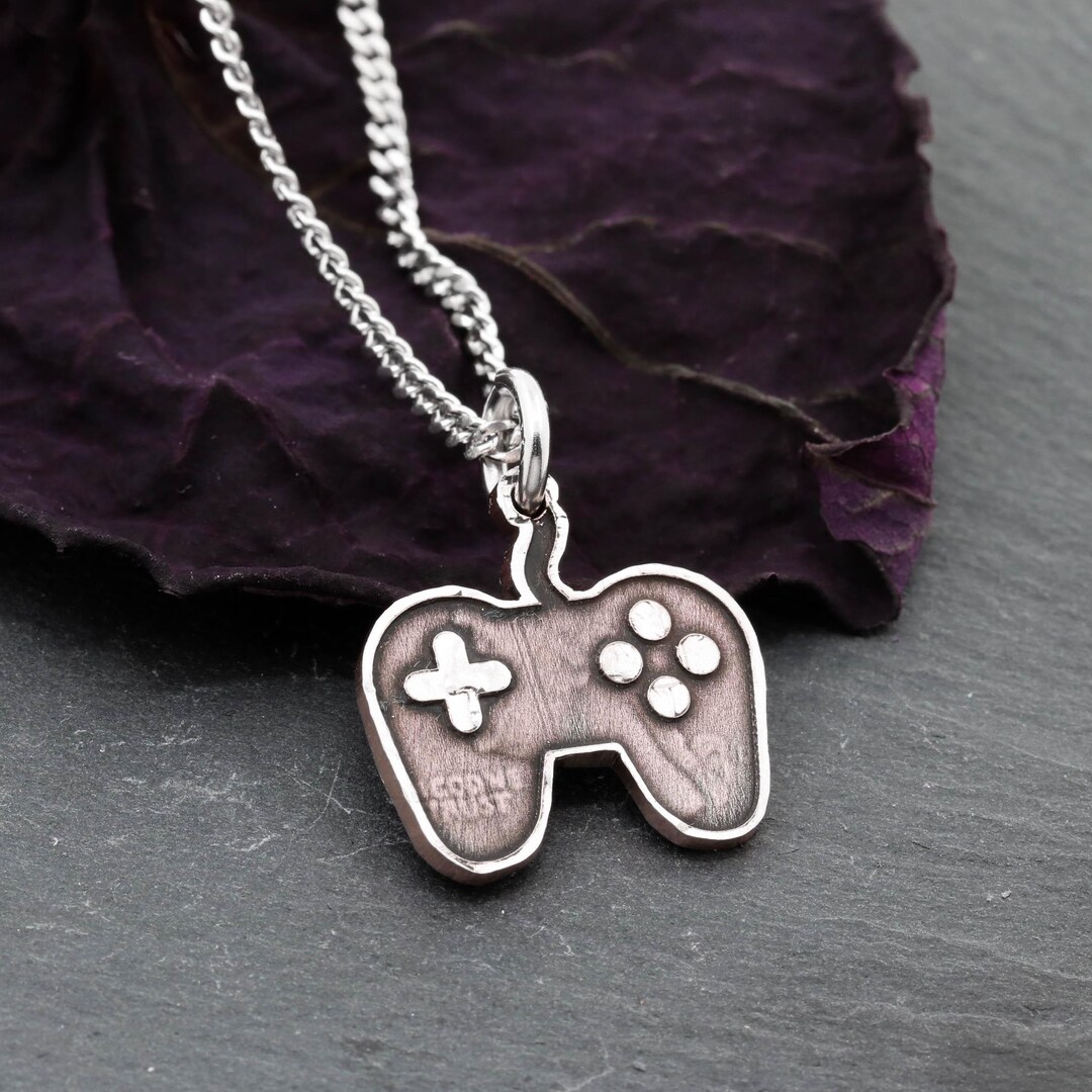Video Game Controller Coin Necklace, Gamer Jewelry - Etsy