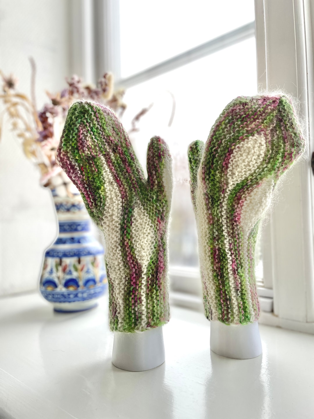 Pompona - Pattern for a Sideways Short-row Colorwork Mitten Pattern ...
