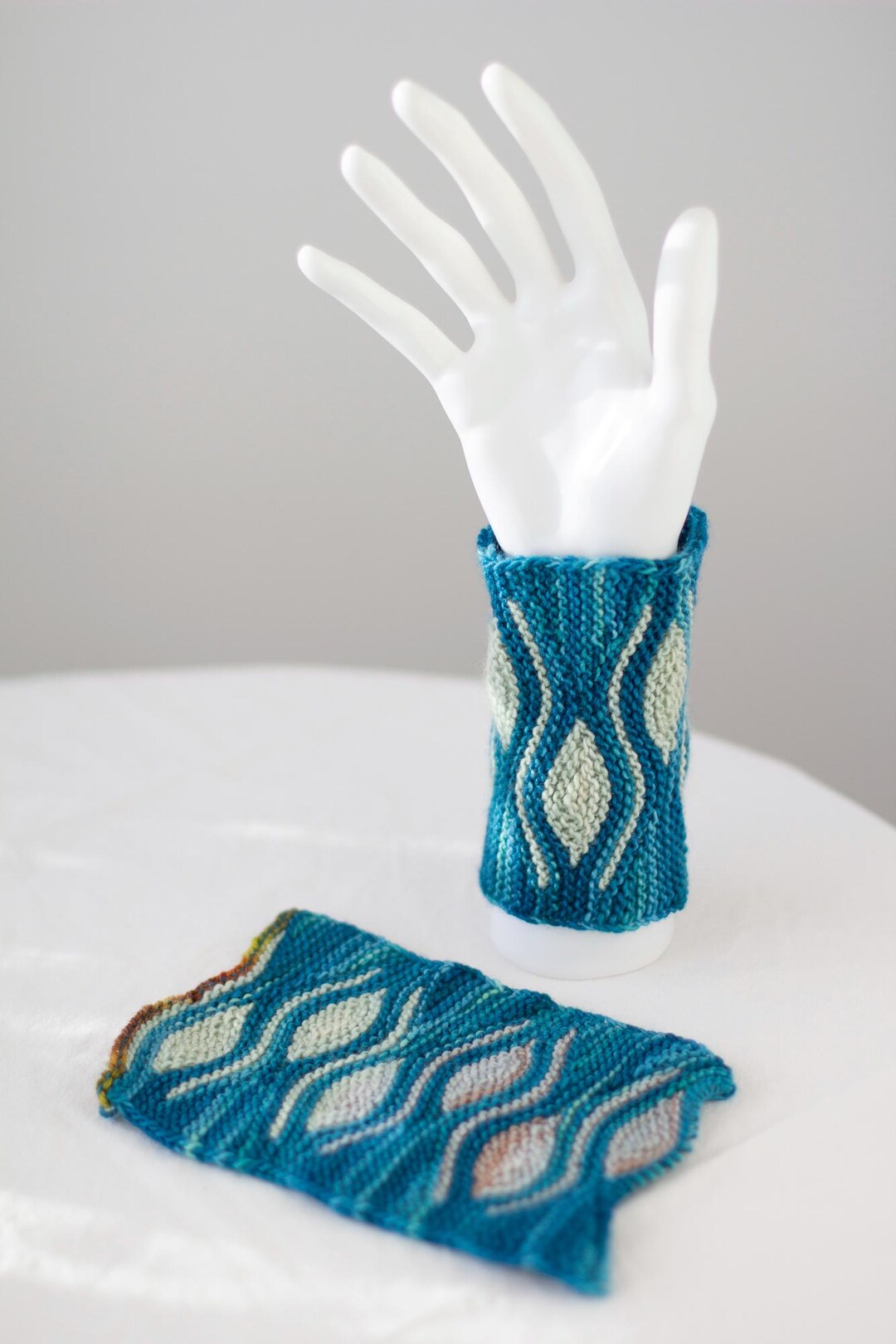 Zirconia - Pattern for a Short-row Garter Stitch Cuff Wrist-warmers - Etsy