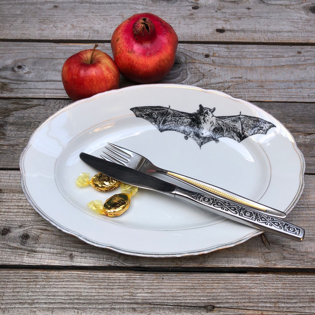 Vampire Bat Plate, Porcelain With Gold Rim and Hand-crafted Screen ...