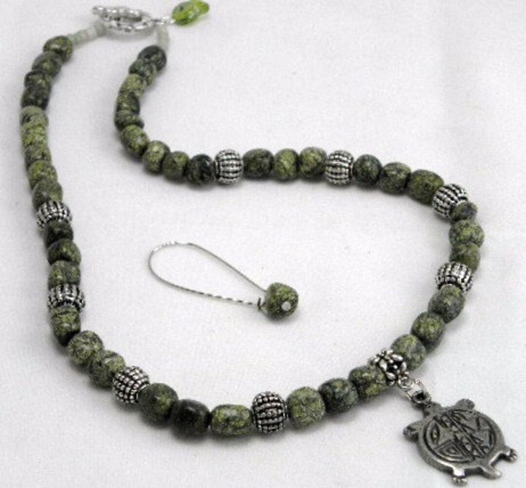 Green Serpentine Turtle Necklace Set - Etsy