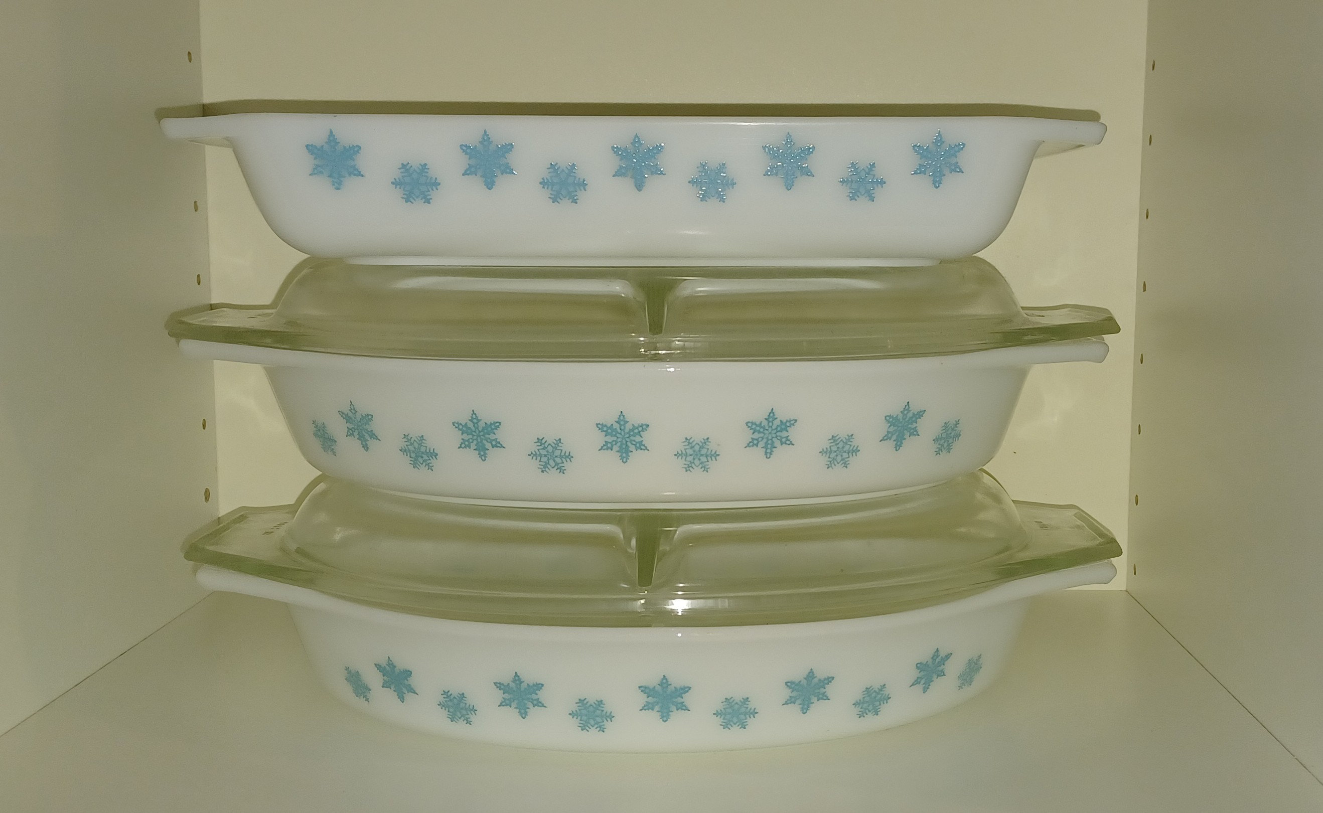 Vintage Mid Century Pyrex Snowflakes Divided Covered Casseroles and ...