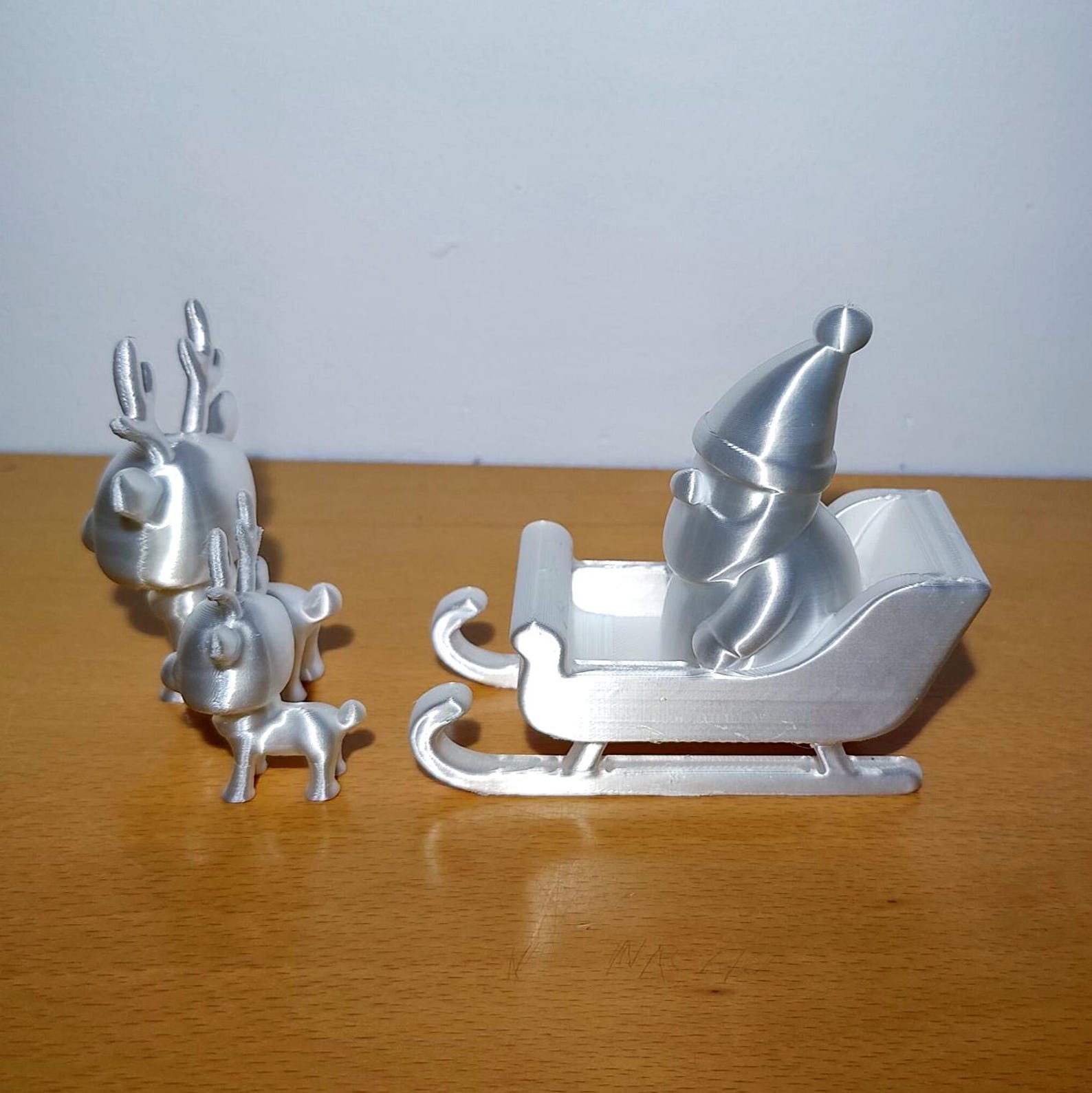 Santa Claus STL | Minimalist Santa Sleigh With Reindeer 3D Model | STL ...