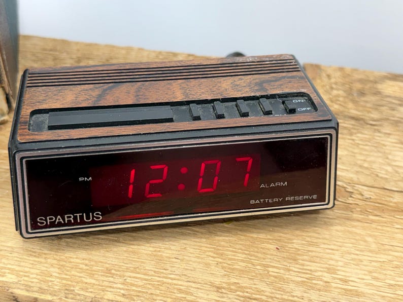 Vintage Spartus Digital Alarm Clock | Retro 70s 80s Red LED Display ...