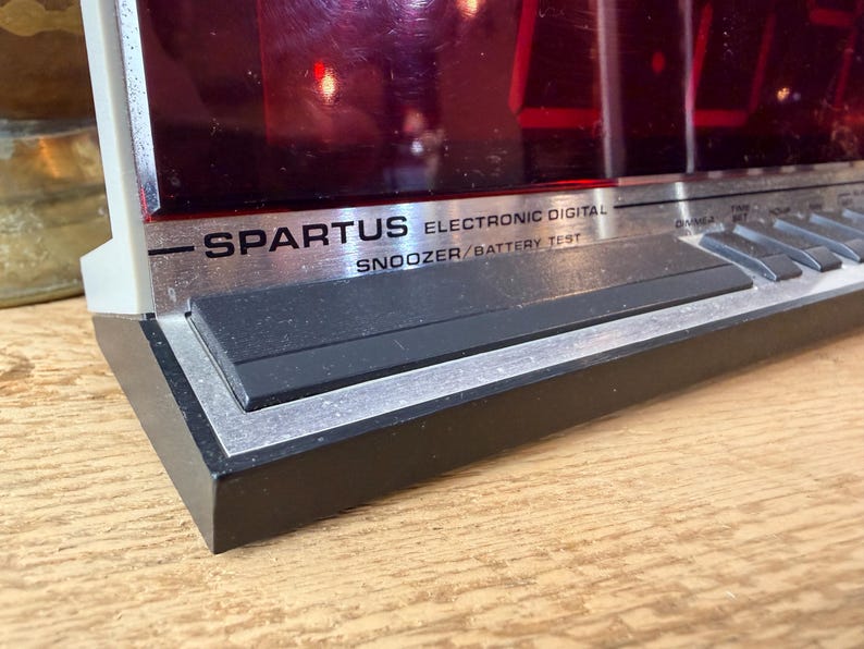 Vintage 1980s Spartus Digital Alarm Clock - Large Red LED Display ...