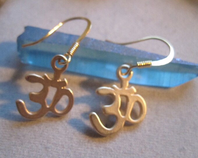 Universal Sound the Golden Om Earrings - Etsy