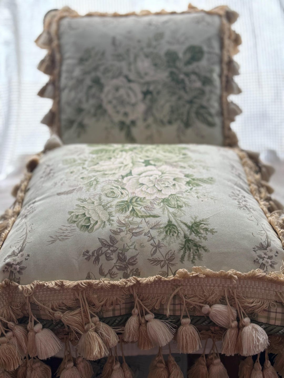 French Provincial Style Vintage Pillow , Vintage Floral Tasseled Throw ...