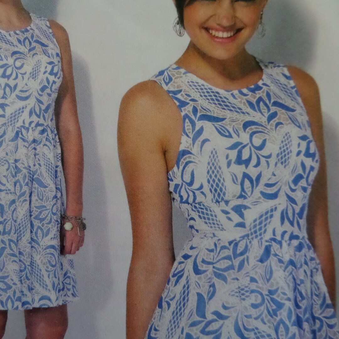 FIT FLARE DRESS Pattern • Mccalls 7088 • Miss 6-14 • Fitted Bodice ...