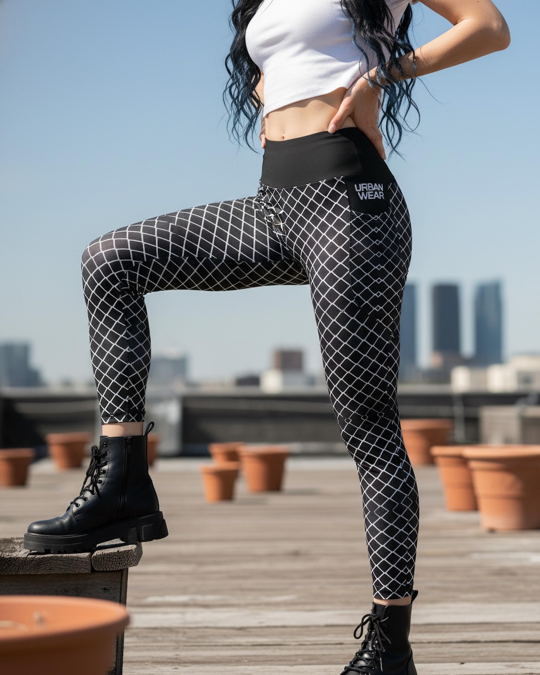 Romboid Pattern Leggings | Black & White Modern Yoga Pants | Geometric ...