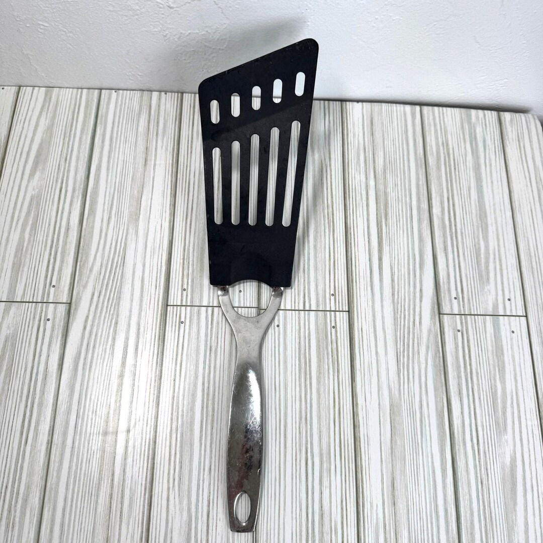 Oneida Nylon & Stainless Spatula Long Tapered End Slotted Turner ...