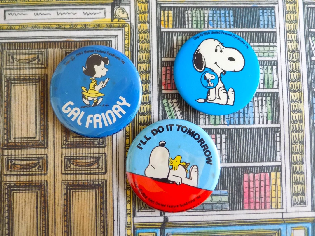 3 1960s Snoopy Badges - Etsy