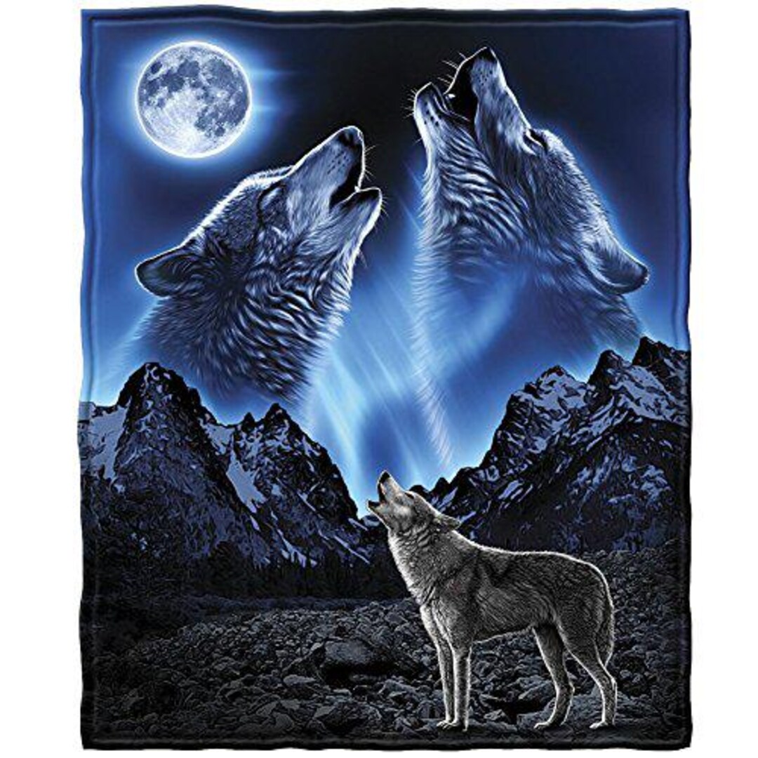 Howling Wolves Fleece Throw - Plush for All Ages - Wolf Design for Home ...