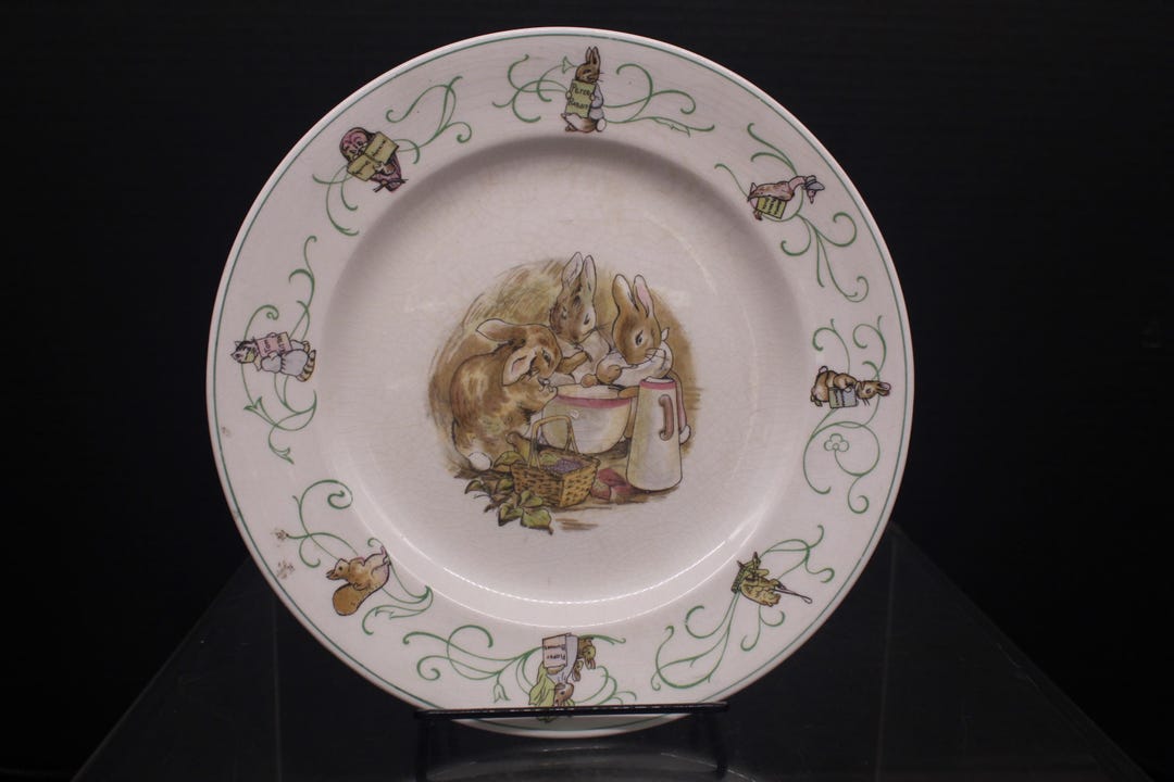 Vintage Peter Rabbit Decorative Plate With Green Scroll and Line Around ...