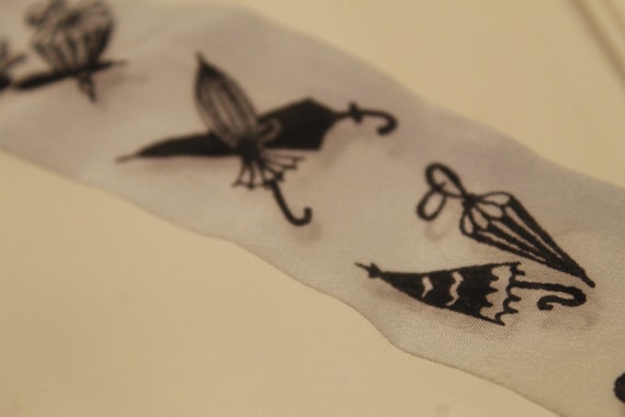 Vintage Parasol Tri Tie Japan 100% Silk Bowtie (V1004… - Gem