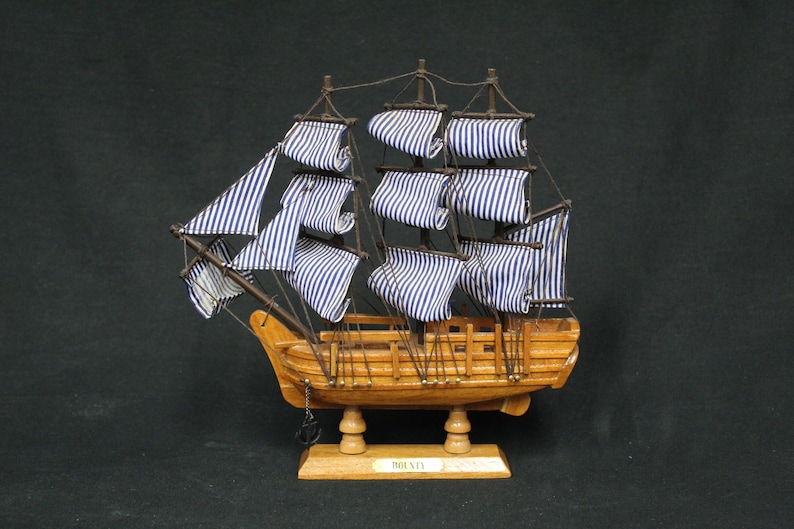 Vintage Wooden HMS Bounty Model Ship W/sails & Rigging V3181 | Etsy