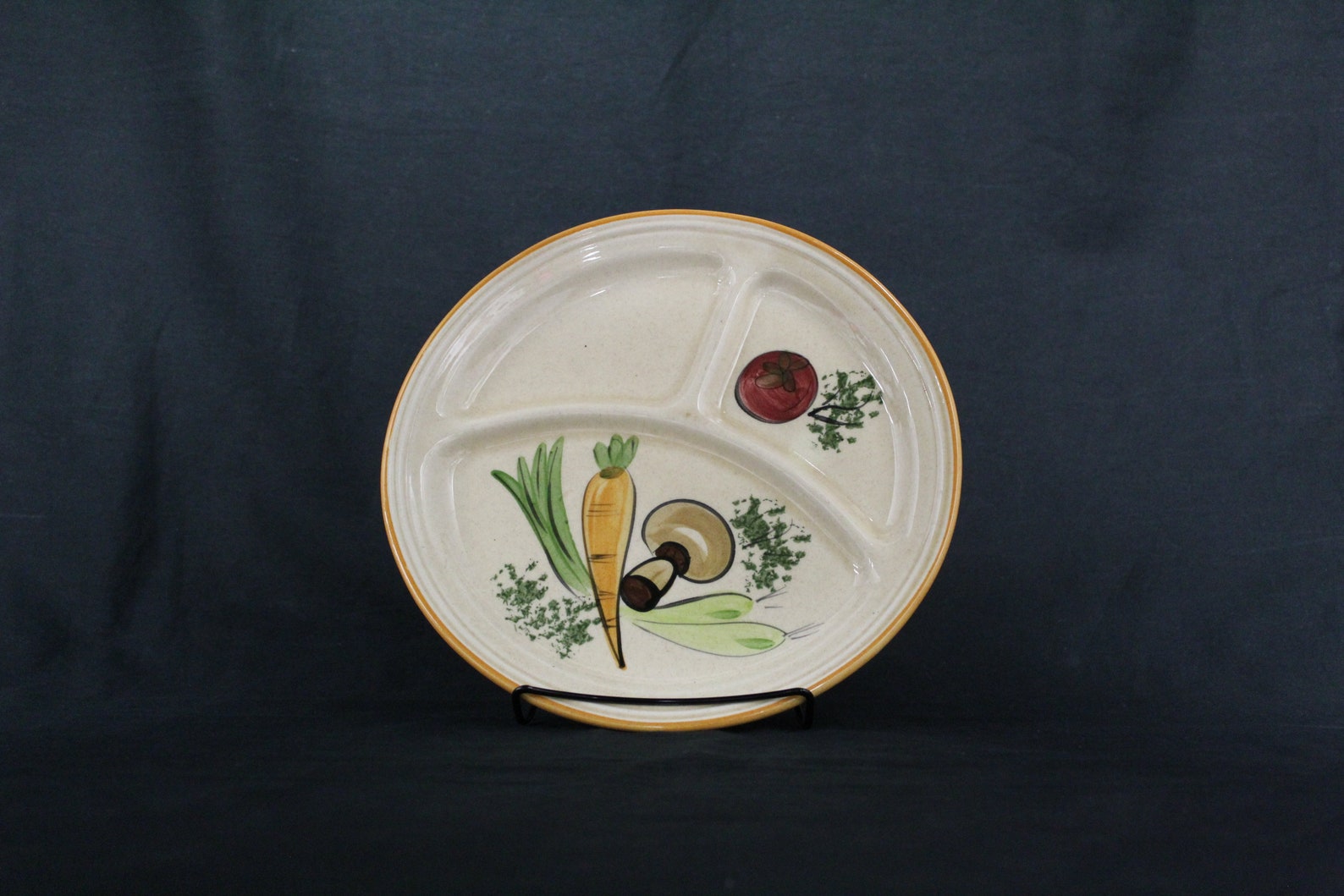 Vintage Los Angeles Potteries Ceramic Divided Plate With - Etsy Vintage Los Angeles Potteries Ceramic Divided Plate With - Etsy