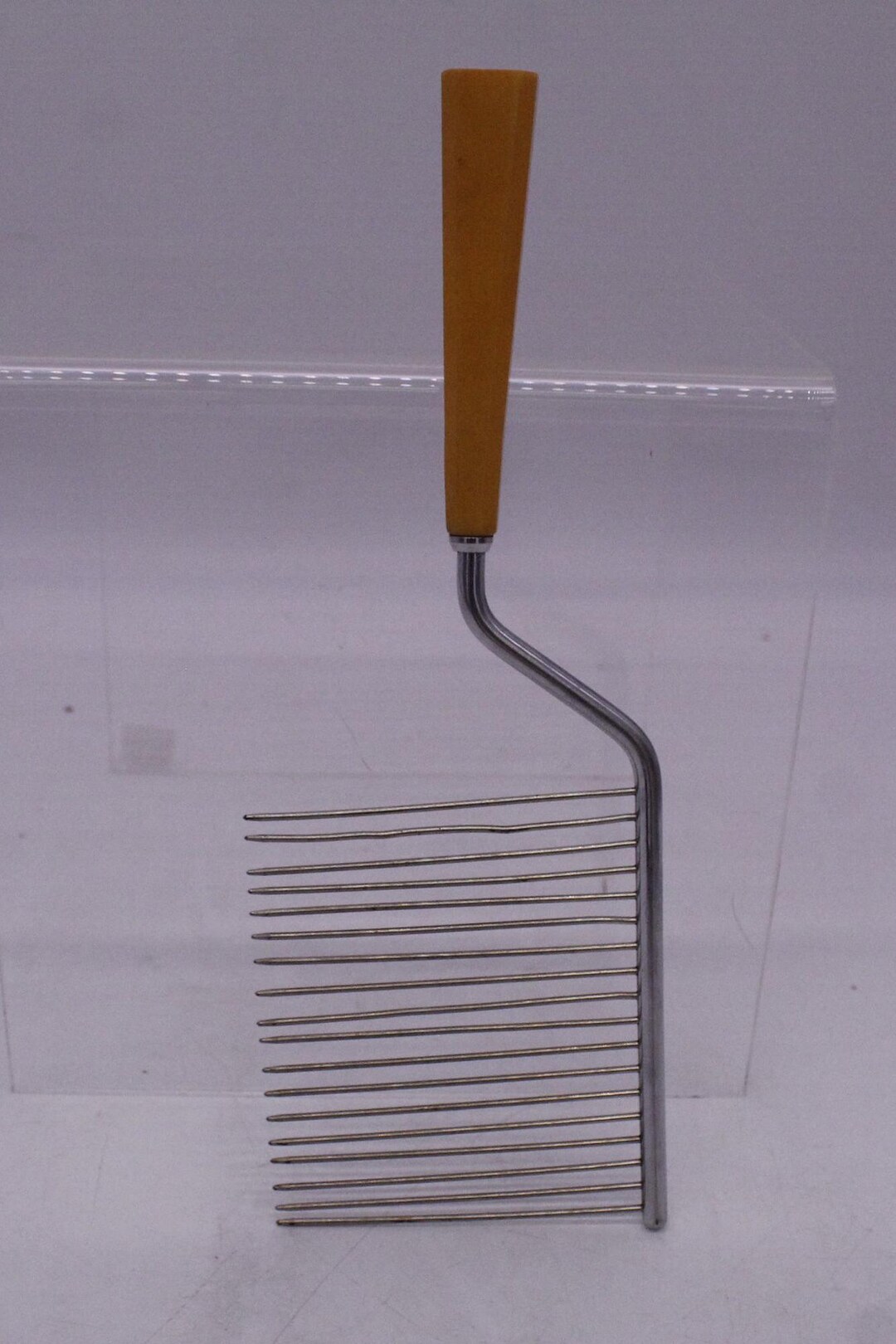 Vintage Mustard Yellow Handle Art Deco Bakelite Angel Food Cake Cutter ...