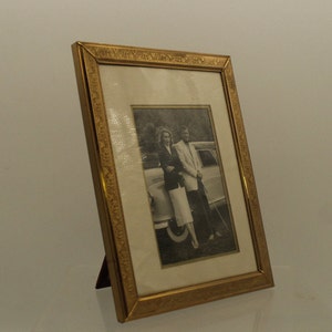 Vintage 8 X 10 Gold Tone Detailed Frame With Velvet Backstand With ...