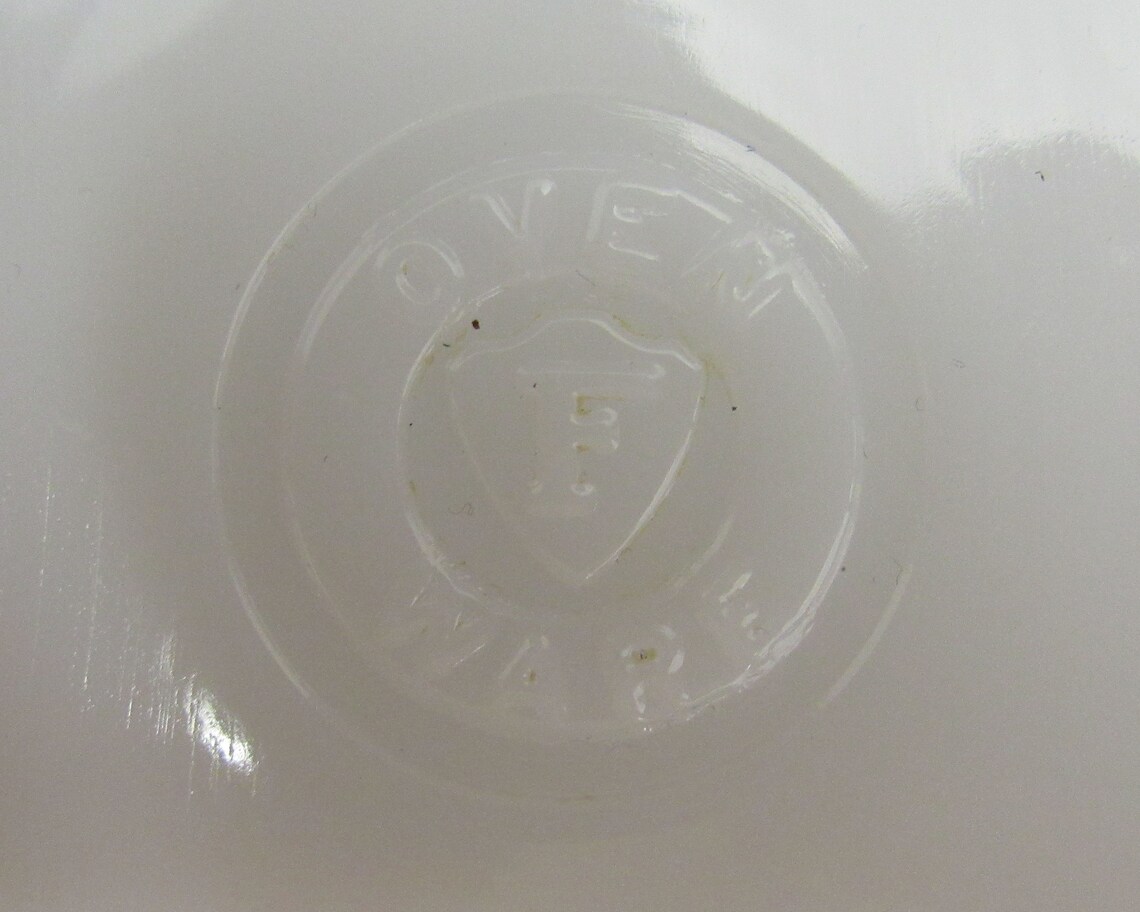 Vintage Federal Glass Milk Glass Bowl E11911 | Etsy Vintage Federal Glass Milk Glass Bowl E11911 | Etsy