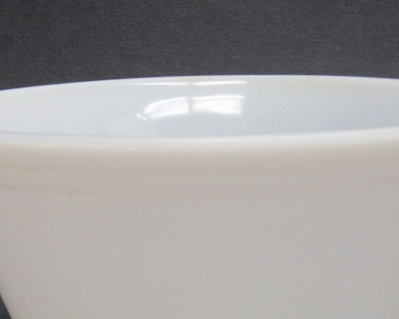 Vintage Federal Glass Milk Glass Bowl E11911 - Etsy Vintage Federal Glass Milk Glass Bowl E11911 - Etsy