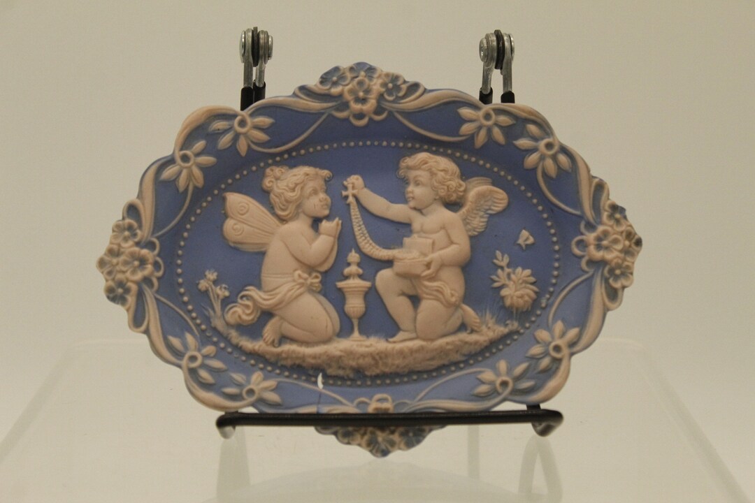 Vintage Wedgewood Blue Cherub Wall Hanging Plaque Scalloped Border With ...