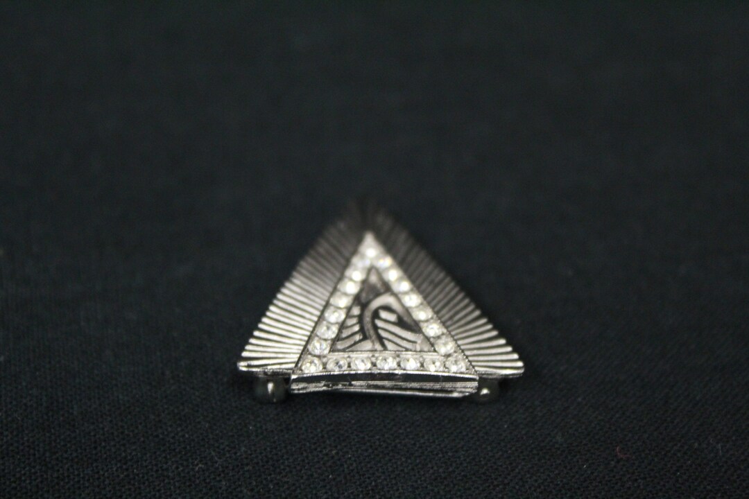 Vintage Silver Triangle Brooch (V2113) - Etsy