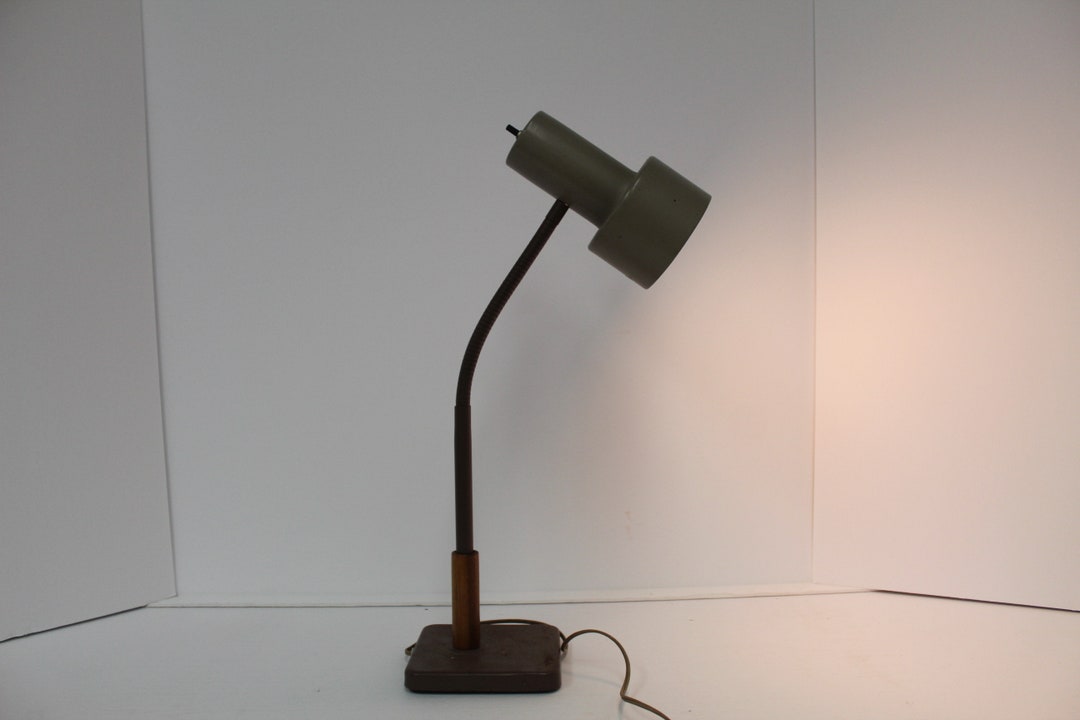 Vintage 'pixar' Desk Lamp Beige Tan Wood Accent Adjustable Neck (V7496 ...