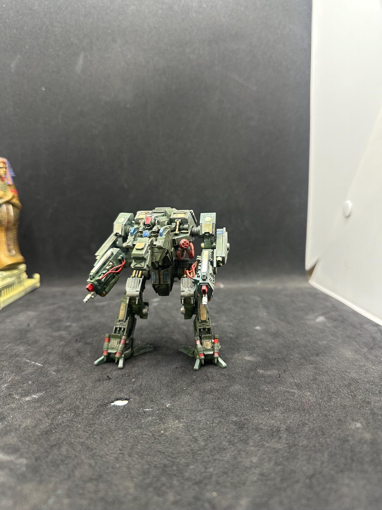 Hand-painted Heavy Battle Mech Model – Poseable Sci-fi Figure - Etsy