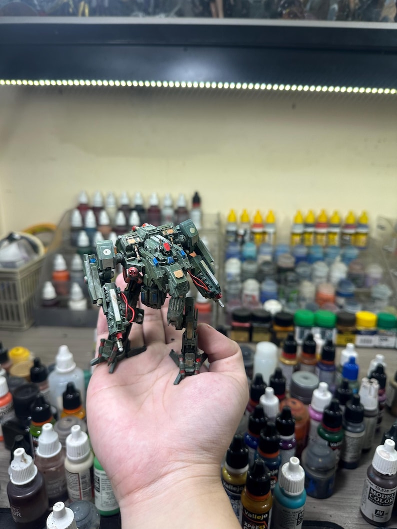 Hand-painted Heavy Battle Mech Model – Poseable Sci-fi Figure - Etsy