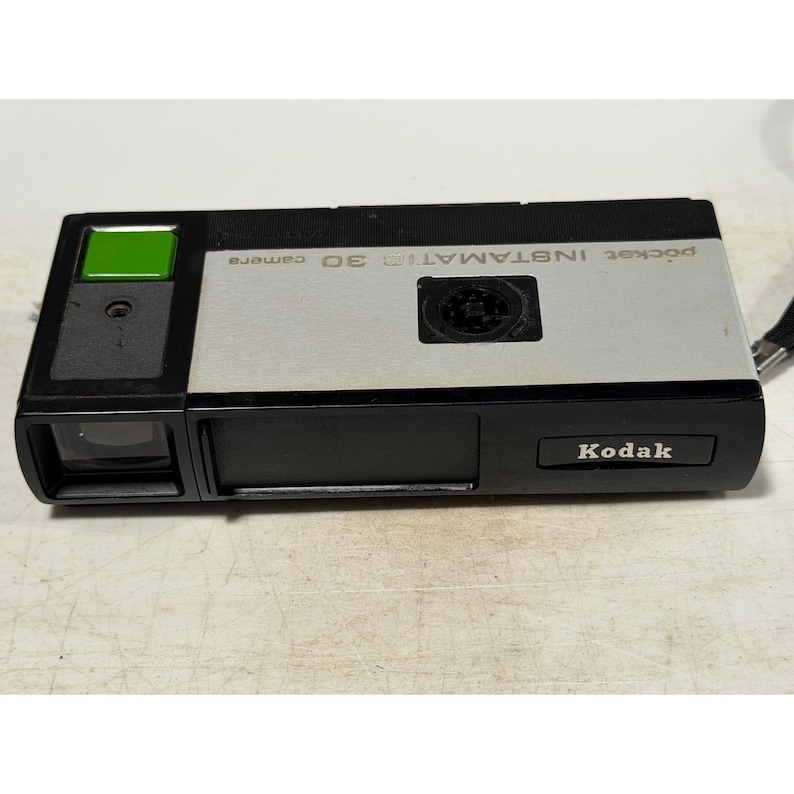 Kodak Pocket Instamatic 30 Camera Silver Black Vintage 110 Film Camera ...