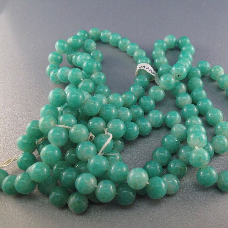 150 VINTAGE JAPANESE GLASS Beads / 8mm Jadeite Green Beads / - Etsy