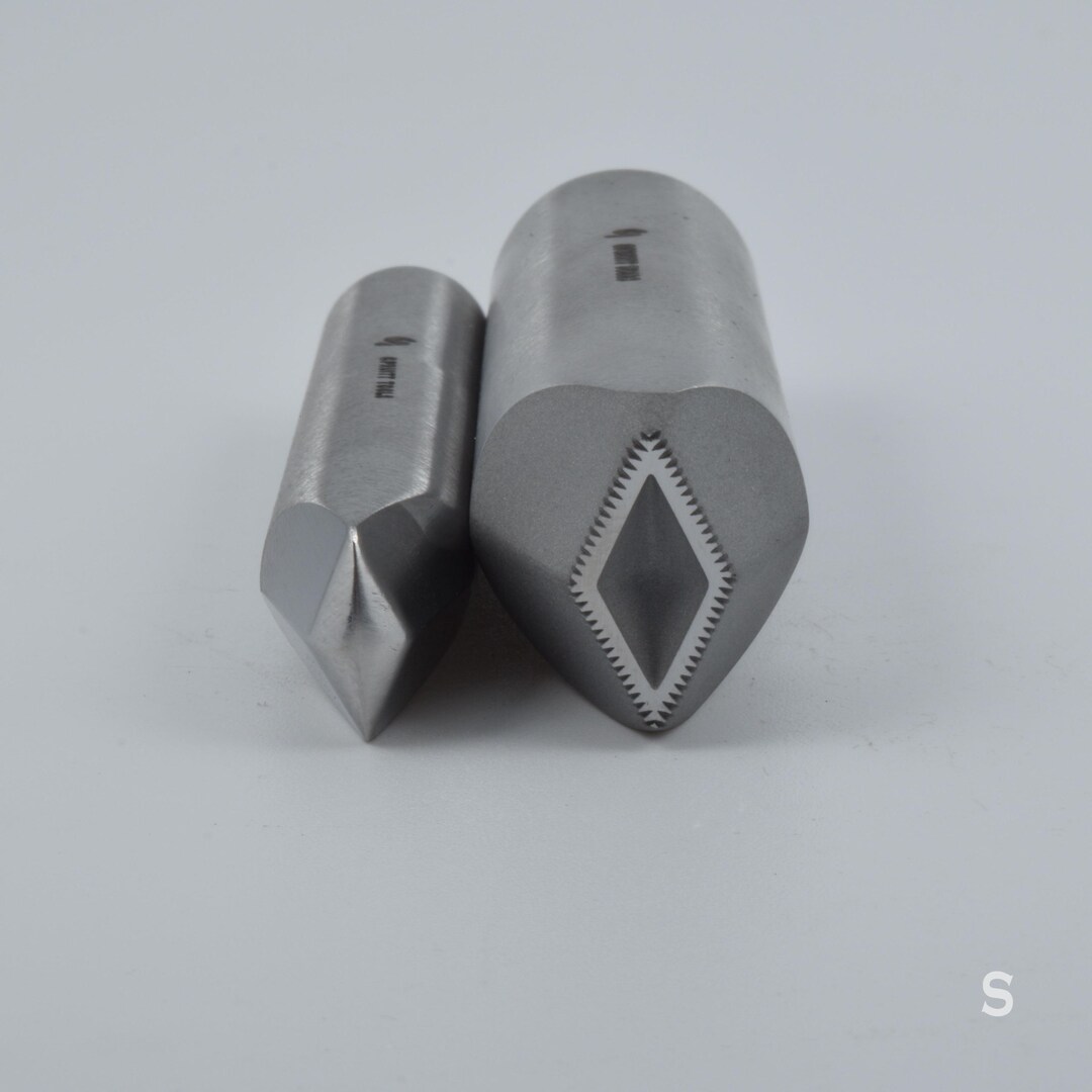 DM4 Diamond Bump Out With Serrated Border, Set s - Etsy