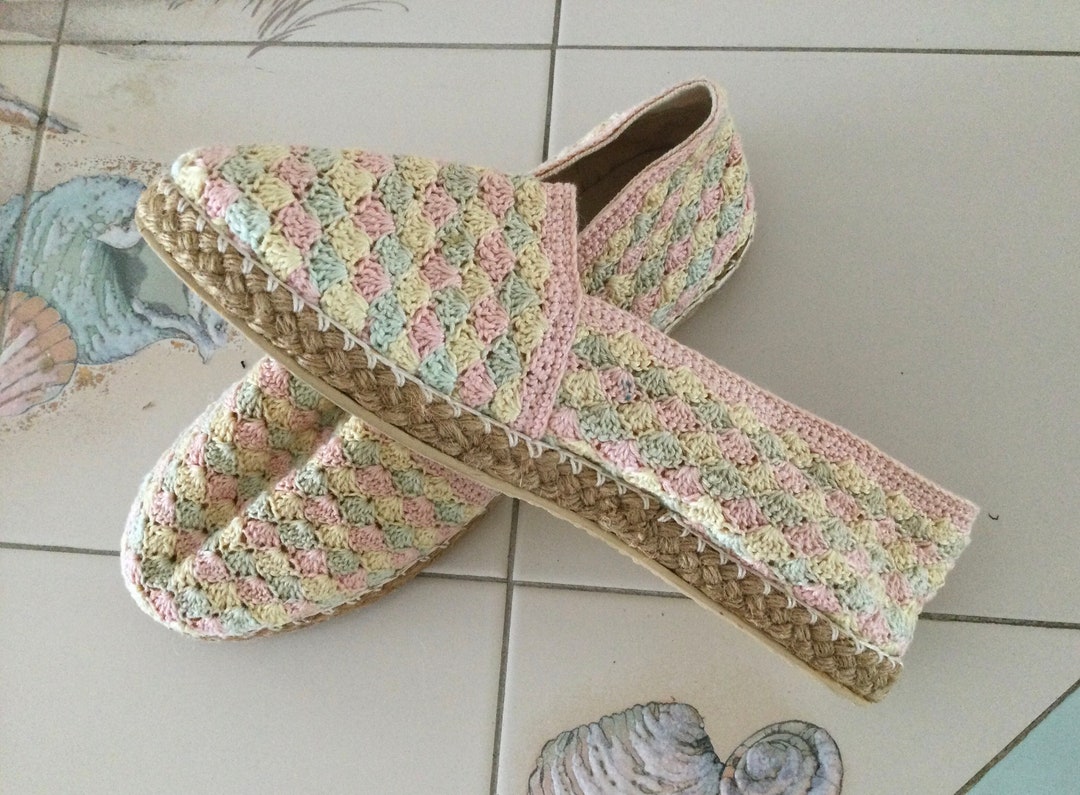 Vintage Seashell Stitch Crochet Pastels Magnolia Garden Shabby Beach ...