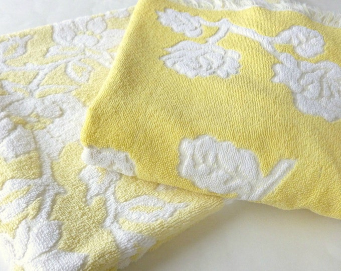 RESERVED Yellow Bath Towels Set in Reversible White, Pastel and Lemon ...