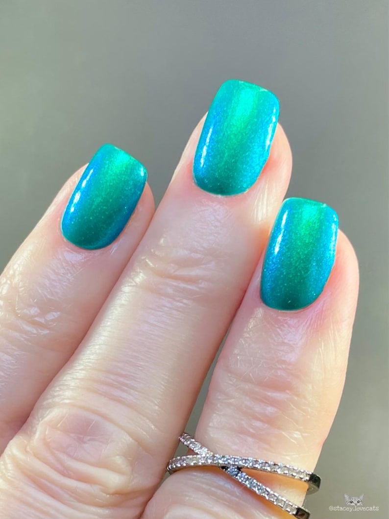 Feeling Minnesota ~ True Teal Auroral Shimmer Nail Polish - Etsy