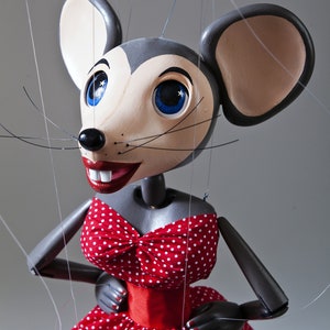 Chic Dancing Mouse - Professional Puppet W/ Flawless Movement and ...