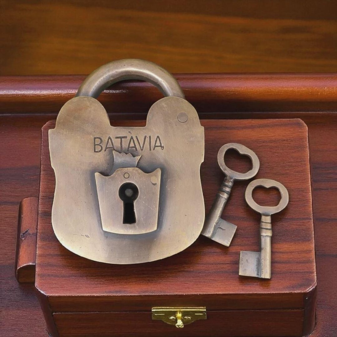 Vintage Batavia Classic Old PADLOCK Antique Solid Brass Key Working ...