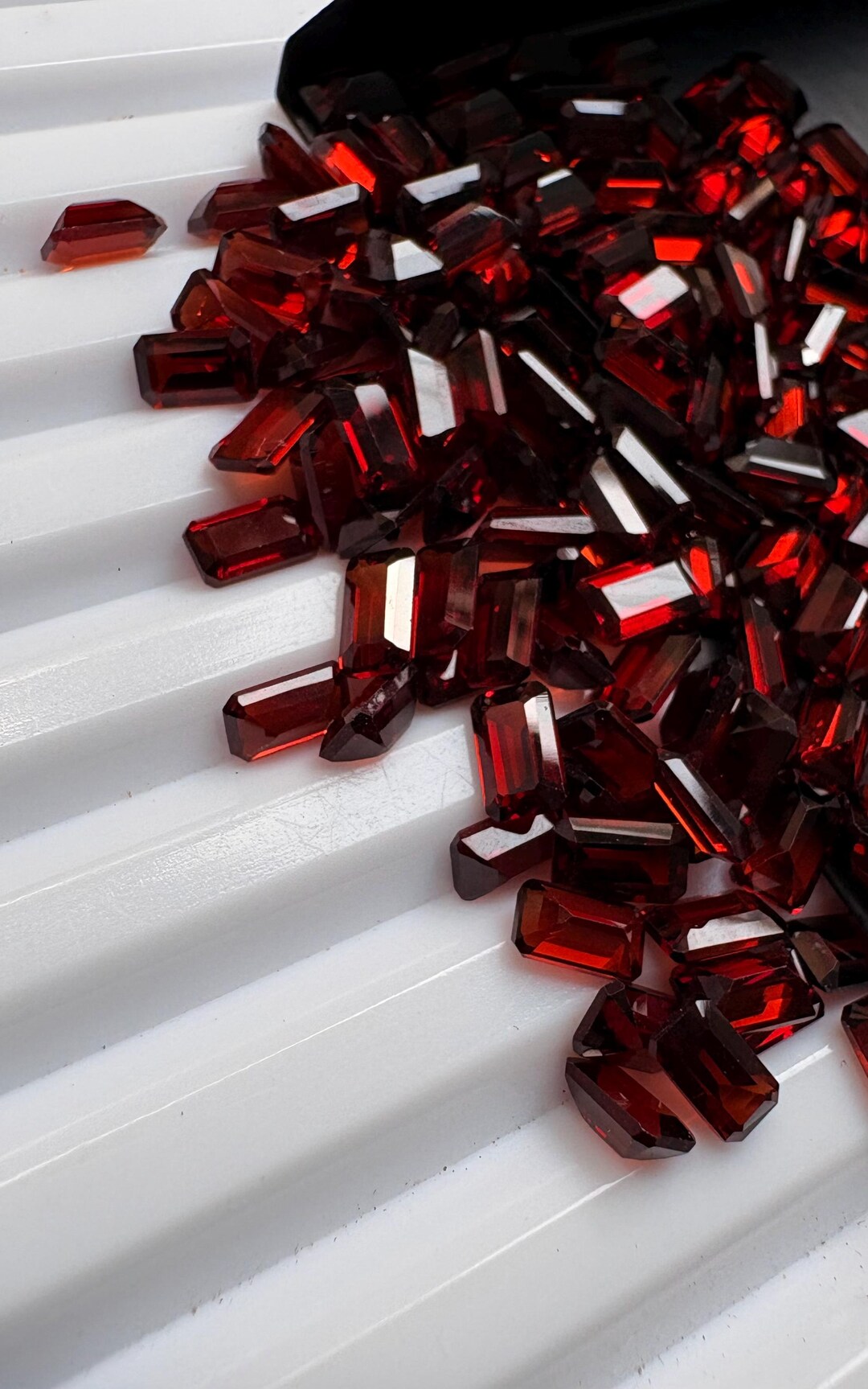 Natural Red Garnet Octagon Shape 3x5 Mm – 5 Carat Lot (10–12 Pieces) - Etsy