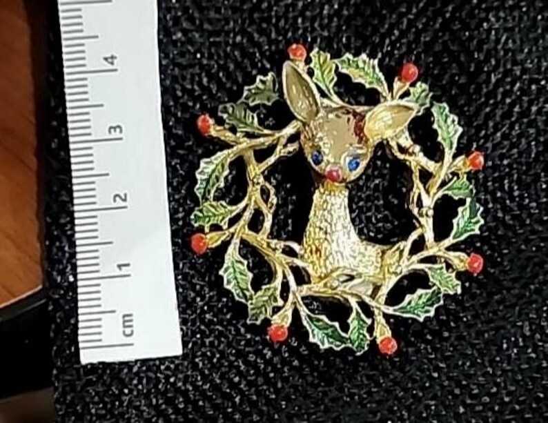 Vintage Gerry's Rudolph Reindeer in Holly Wreath Brooch/pin Gold Tone ...