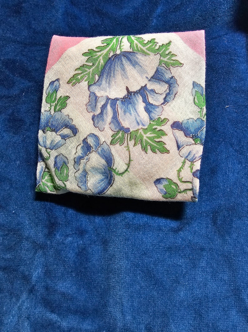 Lavender Sachets Made With Vintage Handkerchiefs Size Medium - Etsy