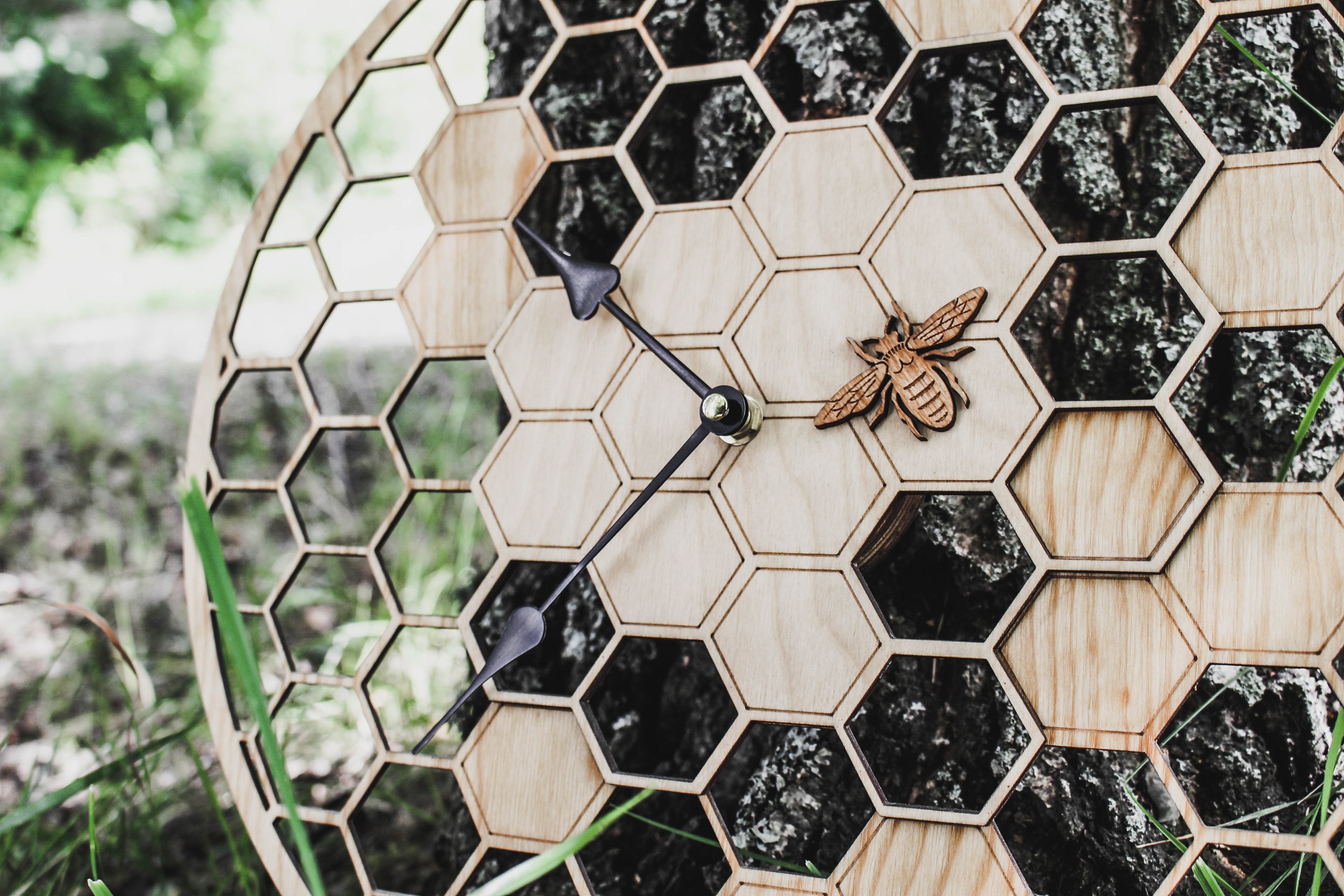 Bee Wall Art 15.7 / Bee Sign /bee Artwork / Busy Bees / | Etsy